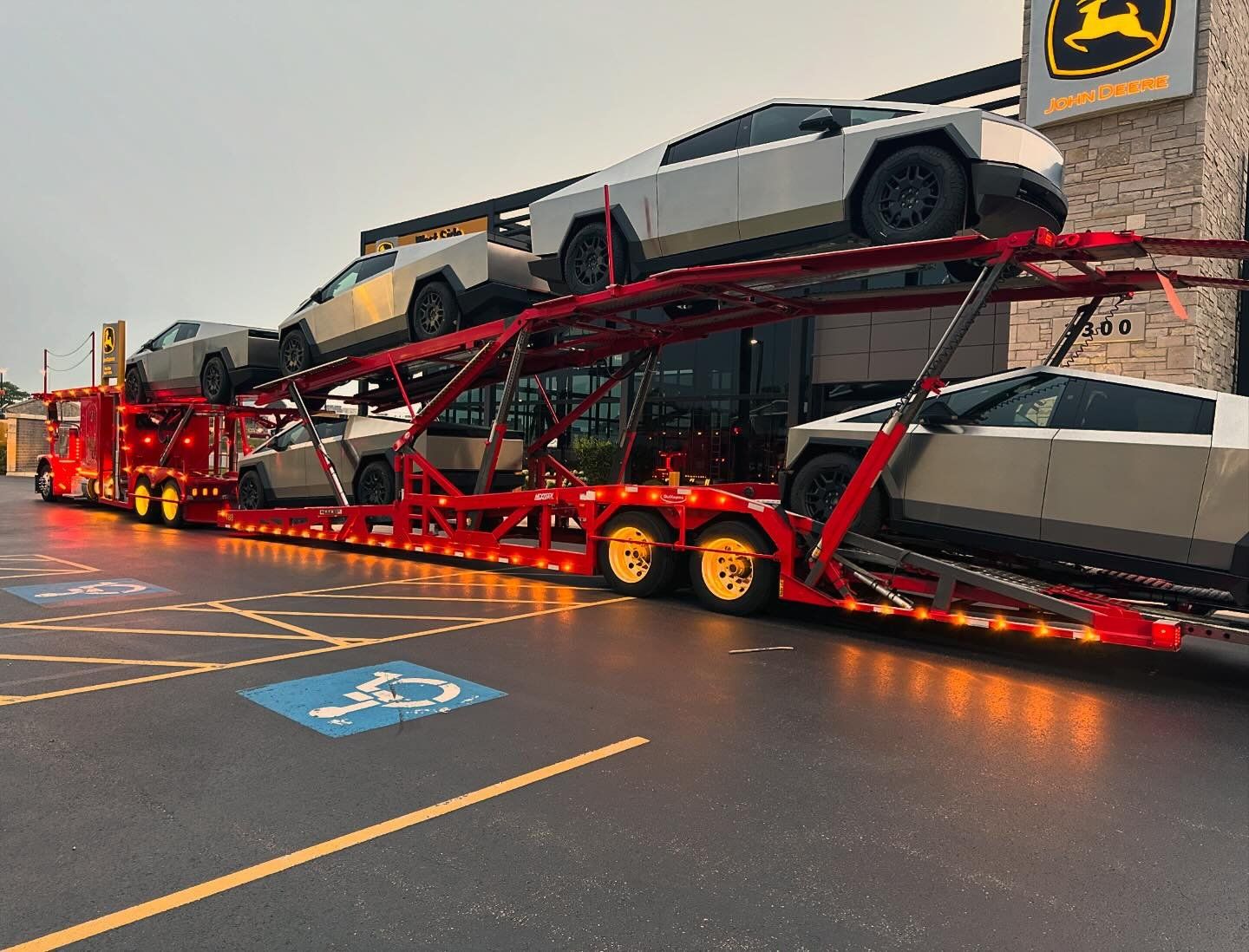 Tesla Cybertruck - Monway Express